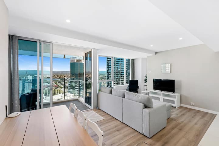 Breathtaking Views 1br Apt W/ Pool, Gym & Parking - Gold Coast