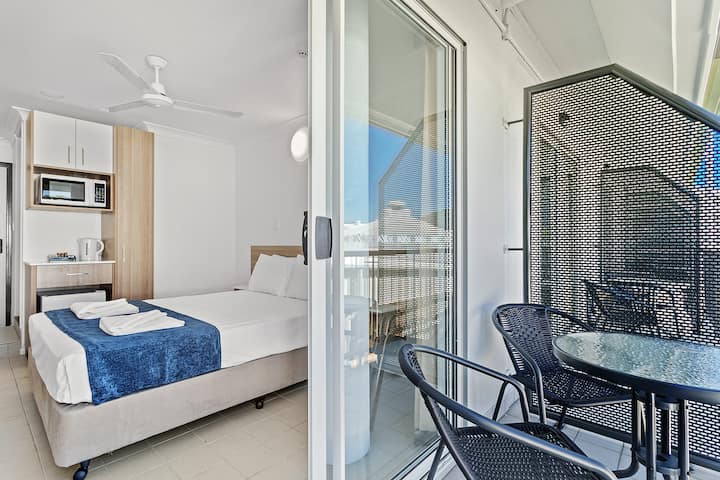 Beach Plaza Airlie Beach - Room 115 - Airlie Beach