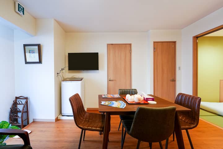 難波近く塩草の一戸建て｜1階まるごと貸切・2寝室＋リビング｜独立玄関でプライベート空間 - Osaka