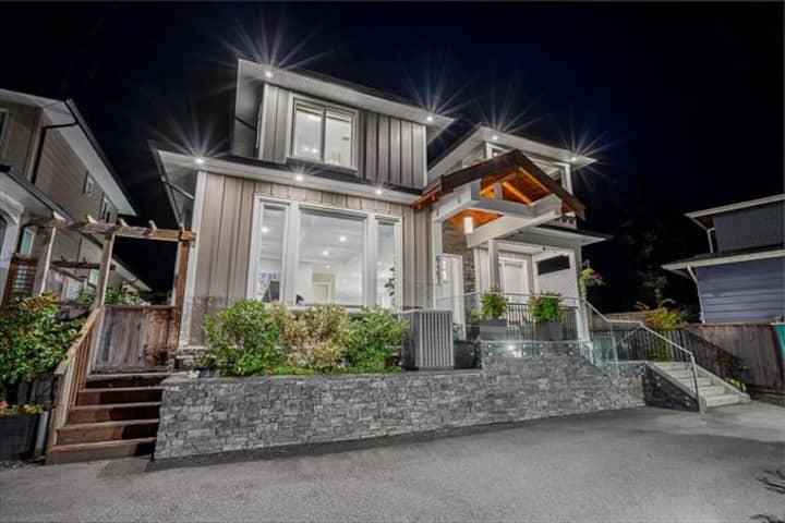 Woods & Waves - Bowen Island