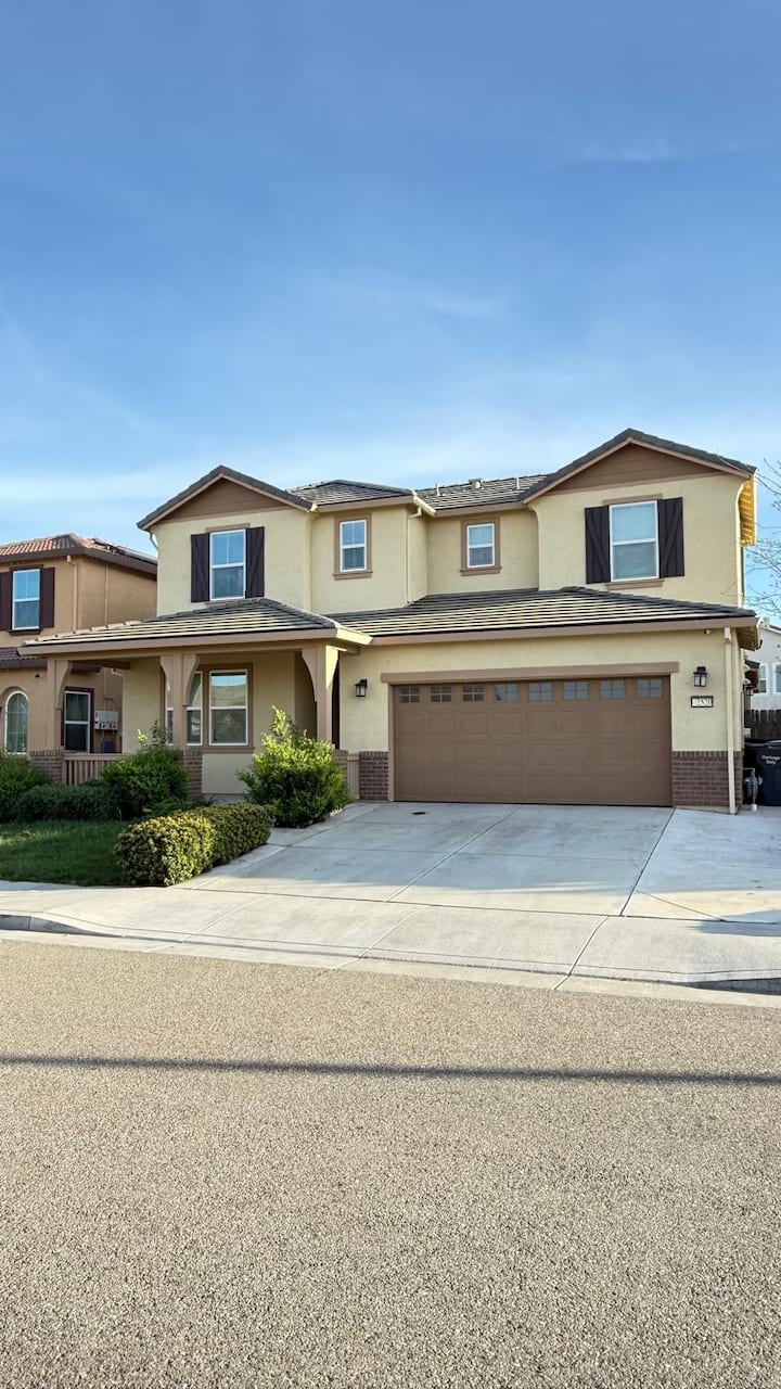 Dreamhome Tracy Ca - Jeffrey Brown, Tracy