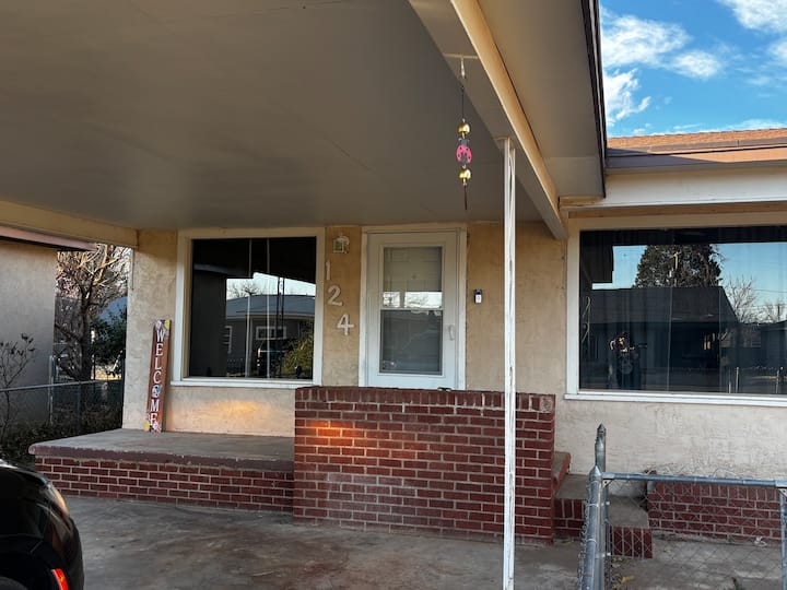 Cute & Clean Cottage Home In A Quiet Neighborhood! - Clovis, NM