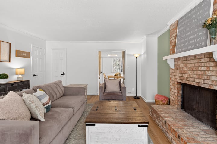 Walk To Duke | Firepit & Fenced Yard Retreat - Hillsborough, NC