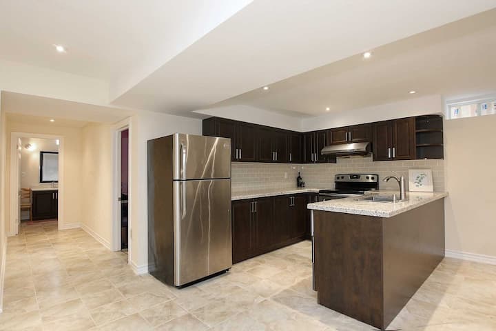 An Oasis Just North Of The City. - Markham