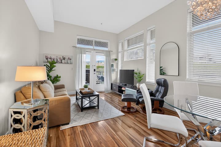 Cozy Corner At The Cove Lakeside Resort - West Kelowna