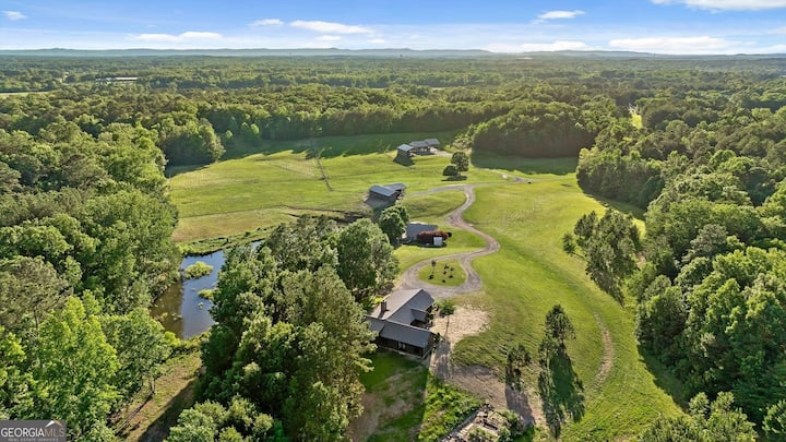 Willow Downs - 42 Acre Mountain Meadow Retreat - Chatsworth, GA