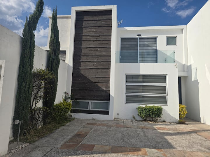 Casa Amplia Y Hermosa Al Norte De Aguascalientes - Aguascalientes