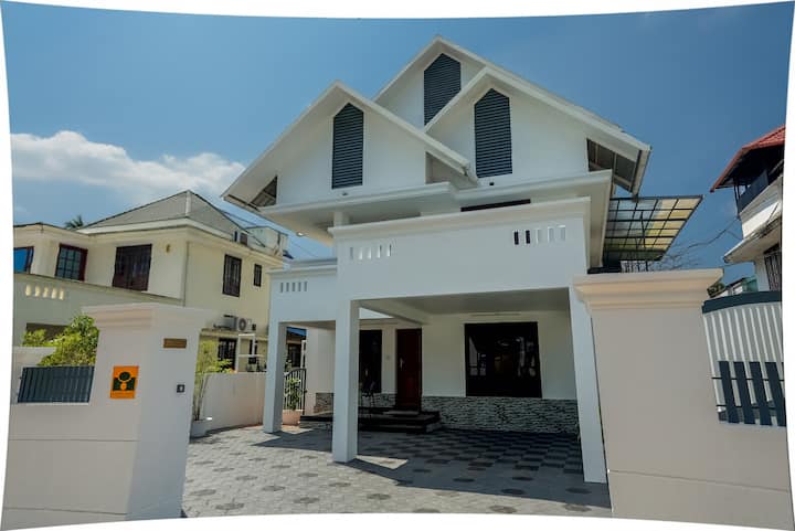 Marian Villa | Spacious 3br Ac Private Villa - Kollam