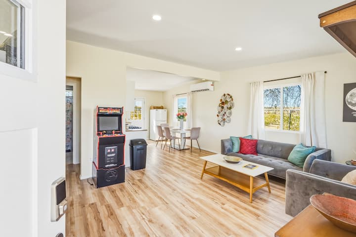 Sandyland Cottage - Twentynine Palms, CA