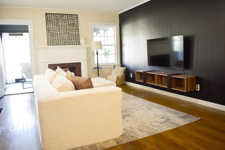 Cozy Cottage Getaway - Columbus, GA