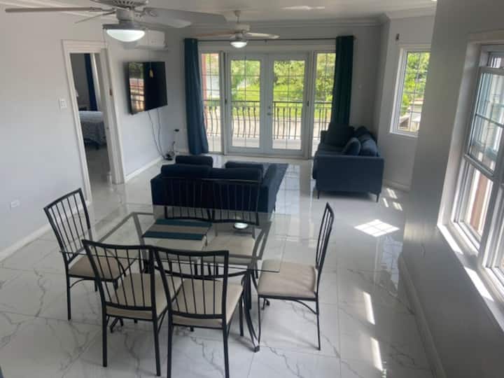 Aris 3bdr Luxe Loft - Kingston