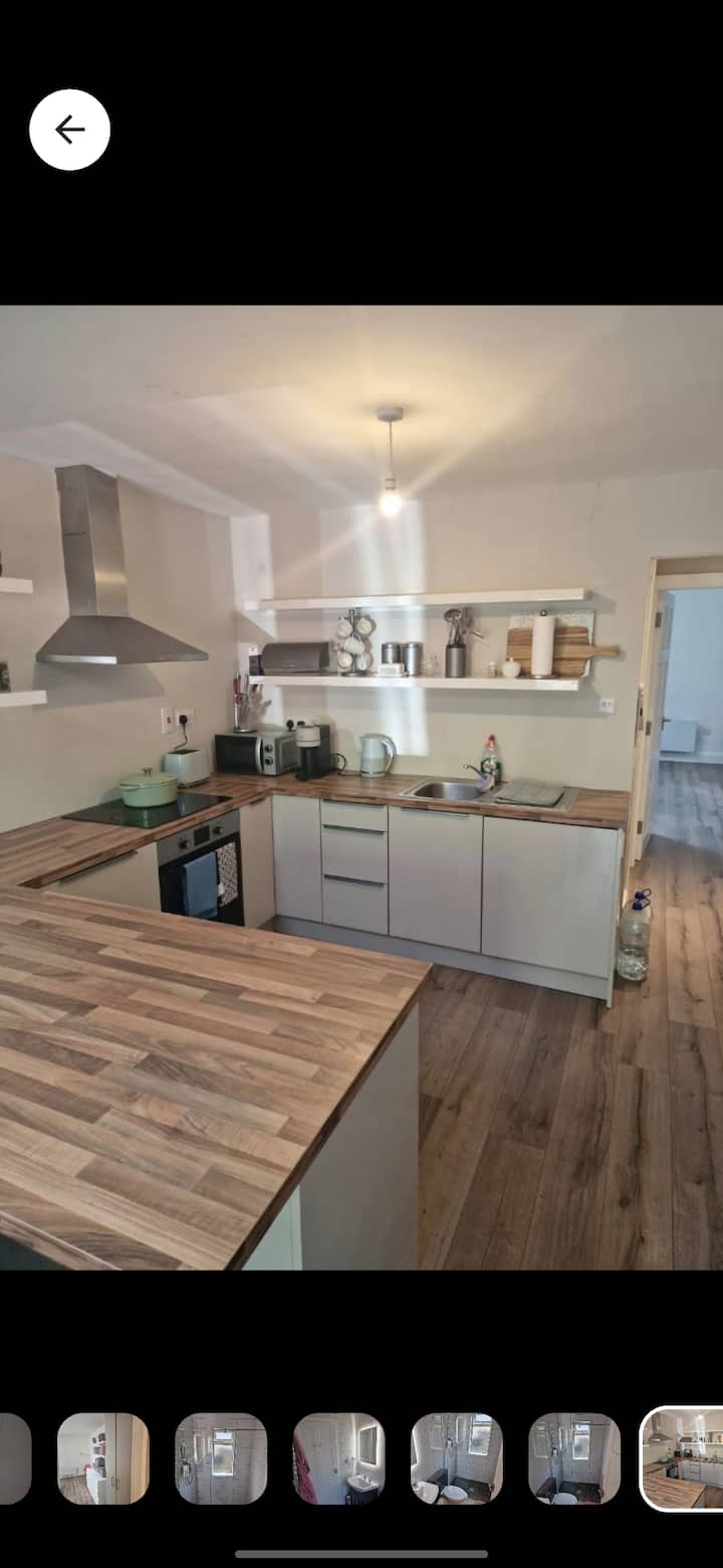 Modern Apartment Near Cork City - Cork, Ireland