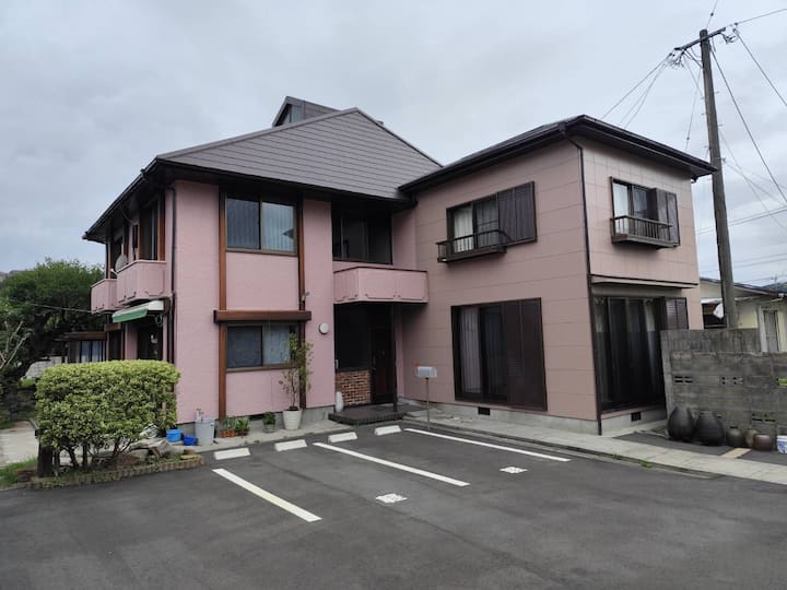 一棟まるごと貸切｜最大9名・カラオケ・マッサージチェア・bbq・駐車5台｜鹿児島県姶良市 - Aira