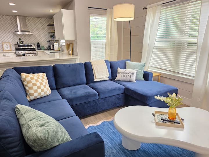 Cozy Abilene Retreat | The Grand Little House - Abilene, TX