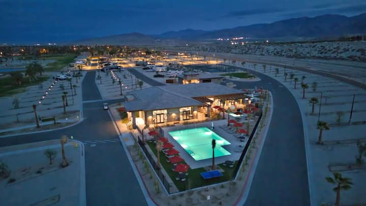Luxury Class A Glamping Coachella Lakes Rv Resort - Coachella, CA