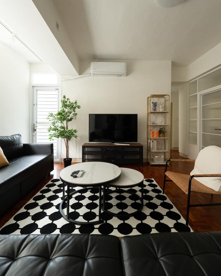 Sogo Mrt/ Daan/ East District/free Airport Pick Up - Taipei