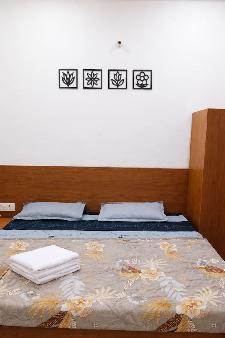 Radha Nivas - 2 Bhk Apartment - Vrindavan