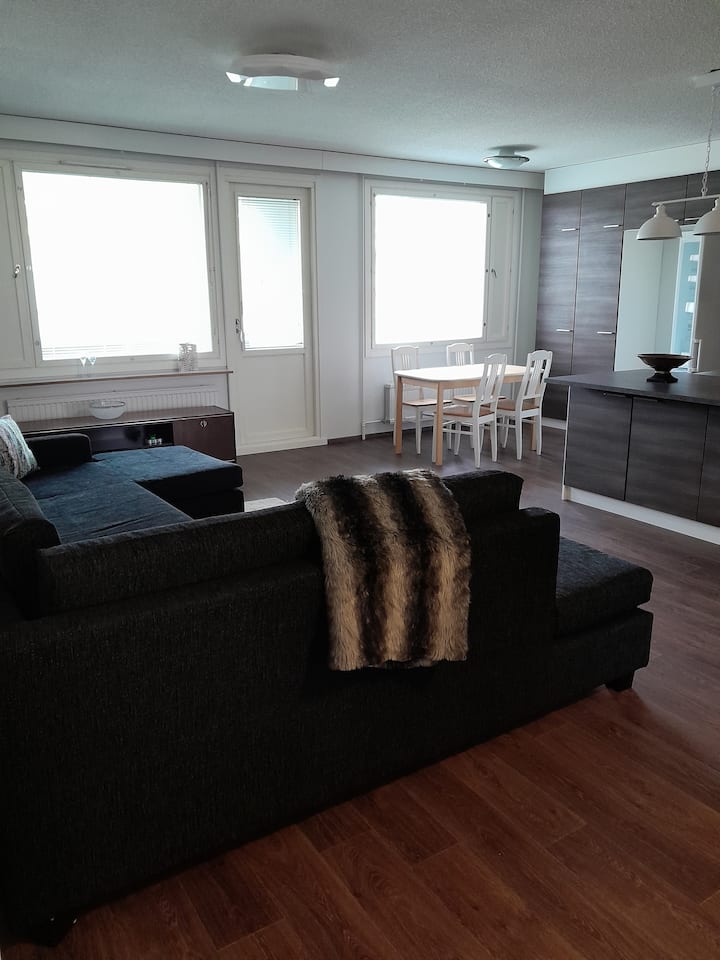 Keskustassa Kerrostalokolmio Alakerrassa - Raahe