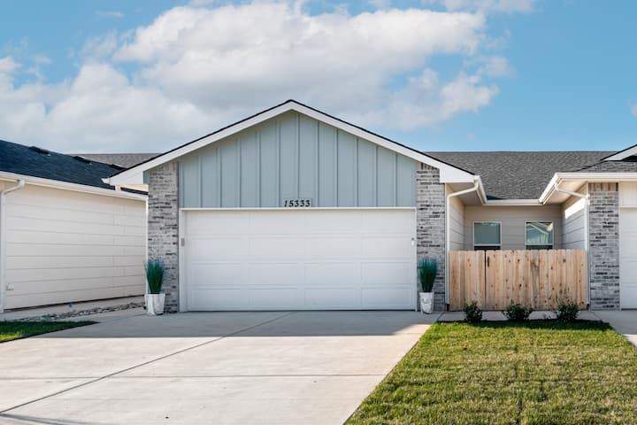 4 Bed/2 Bath Getaway W/d And Fenced Yard - Tanganyika Wildlife Park, Goddard