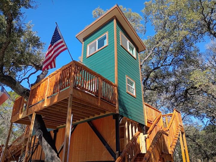 Hill Country Hi View Landing - Medina Lake, TX