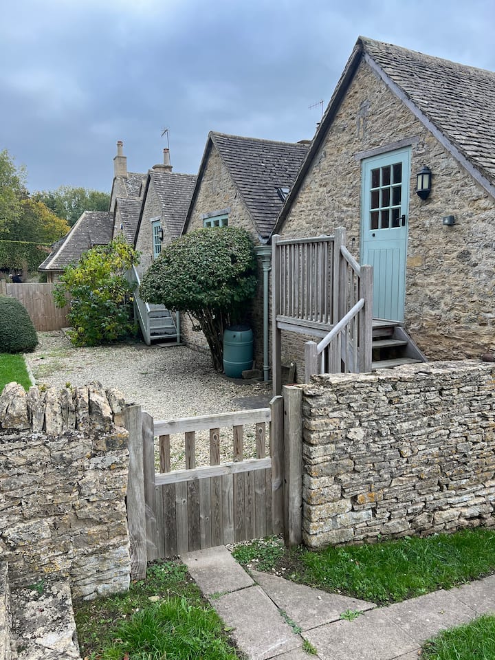 The Grain Store, Perfect Bolthole, For Weary Legs - Stow-on-the-Wold