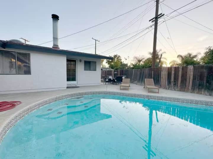 Sleep 10| Riverside Pool Home. - Jurupa Valley, CA