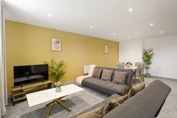 Bright & Roomy 1‑bed Apt By York - Sleeps 6 - York