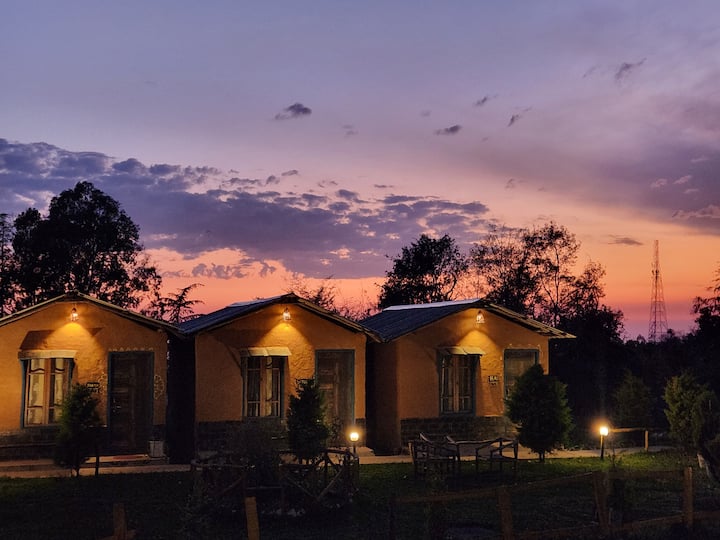 Monkey Mud House - 3 Mud House Retreat | Bir - Bir