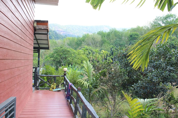 Elephant Family House - Ko Chang