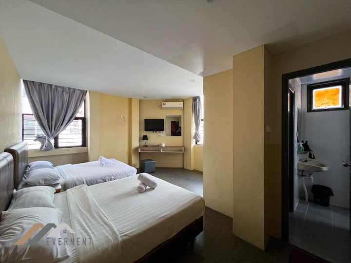 Everstay Inn Double Queen Room @ By Evernent - Miri