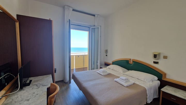 Camera Matrimoniale Vista Mare Frontale - Rimini
