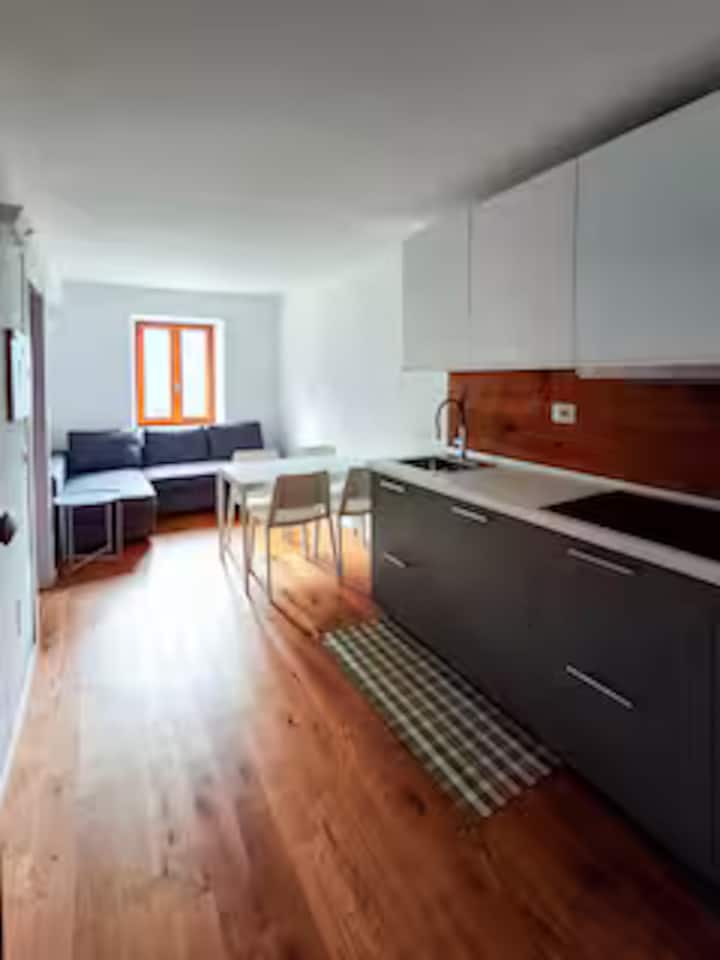 Chic Traditional Apt - With Wifi & View Mountains - Bormio