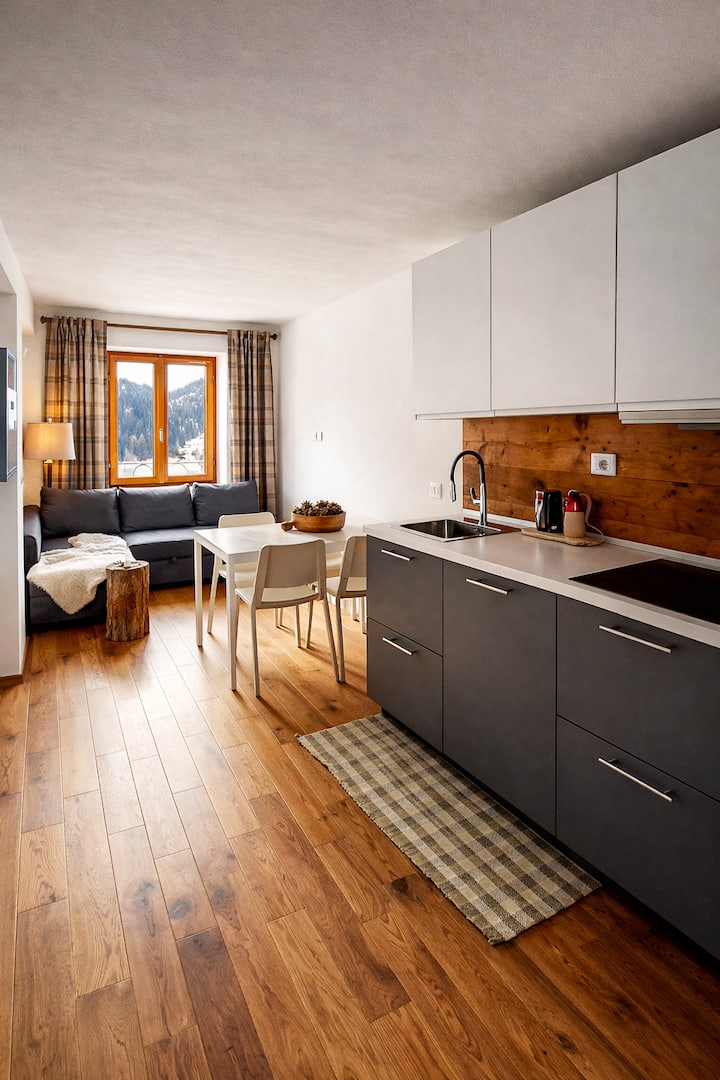 Chic Traditional Apt - With Wifi & View Mountains - Santa Caterina