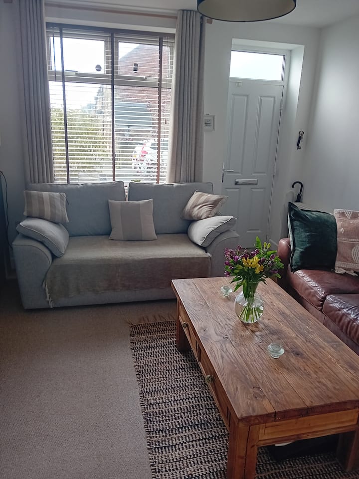 3 Bed House, Near Sheffield And Peak District S10. - Sheffield