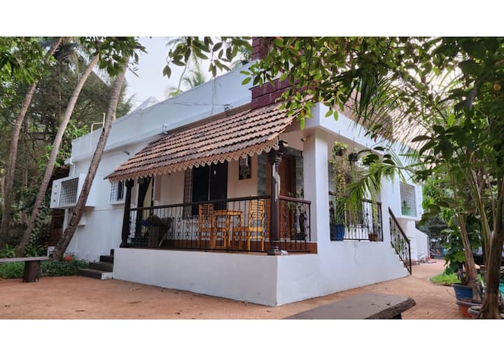 Retreat Economy Room Double Bed By Bhatye Beach - Ratnagiri