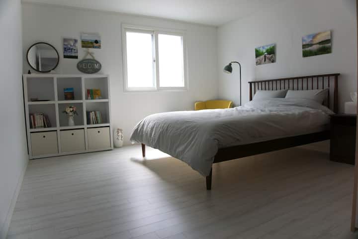 지하철7분|무료주차|서울대학교|관악산|신림|홍대강남30분|43인치tv|아기의자|서울대병원 - 평안동