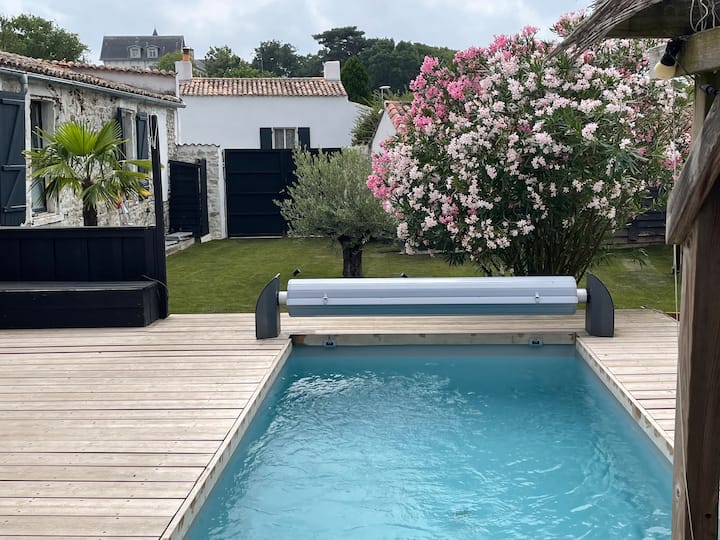 Ancienne Ferme Rénovée Piscine - Mer à Vélo - La Rochelle