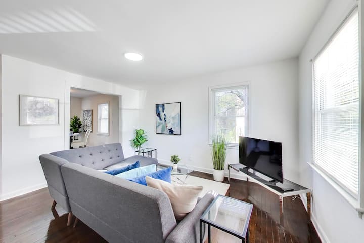 The Capital City Retreat - Hyattsville, MD