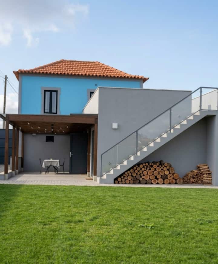 Cosy Blue House By The Nature - Branca