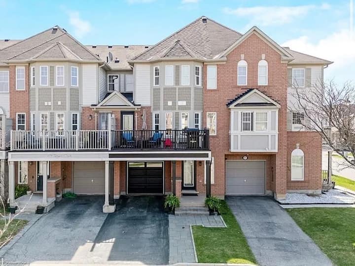 Beautiful Cozy Home In The Middle Of The City - Milton