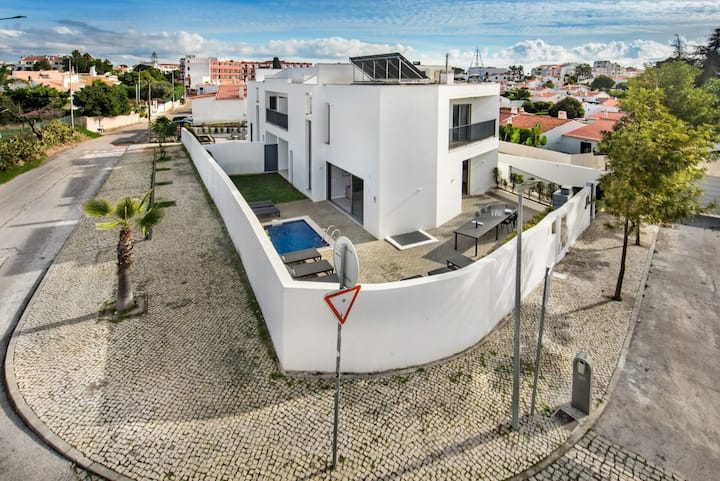 Luxury Strip Villa Magnolia W/ Hot Tub, Albufeira - Albufeira