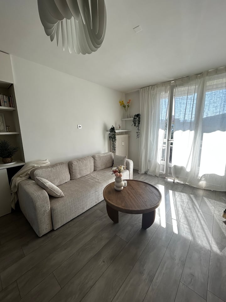 T2 Lumineux Face à La Voie Verte, Proche Genève - Genève