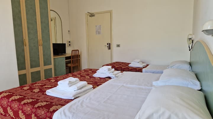 Camera Tripla Vista Mare Laterale - Rimini