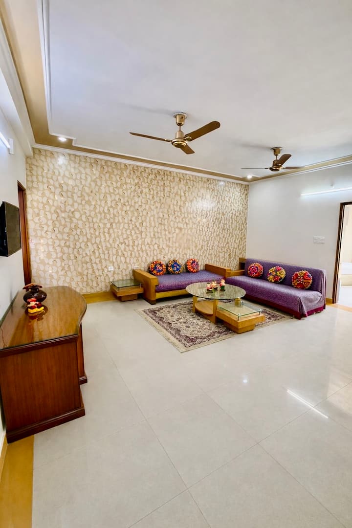 Luxury 4 Bedroom Apartment - By Maharaja Stay - Jaipur