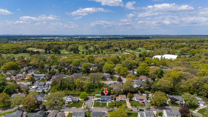 Prime 5br/3ba | Steps To Bethpage Black Golfcoarse - Massapequa, NY