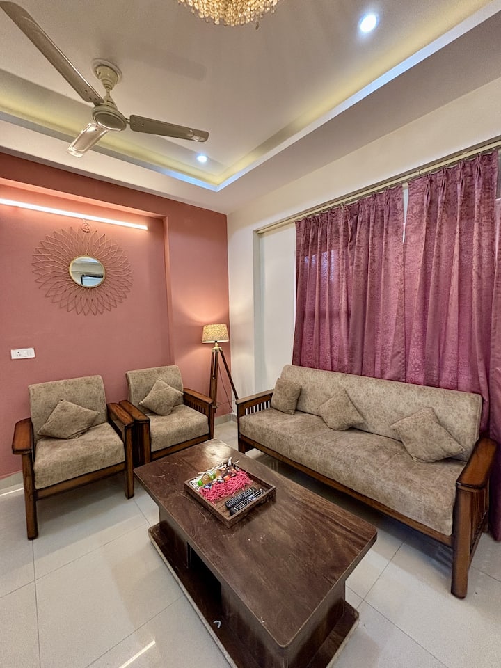 The Huddle - Dawn - Dehradun