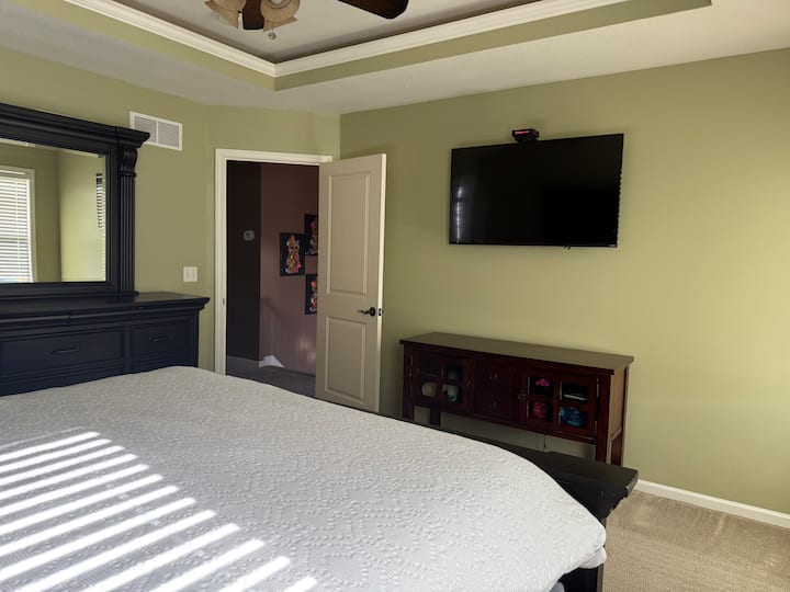 3 Bedroom Home W Garage 15 Minutes From Arrowhead - Belton, MO