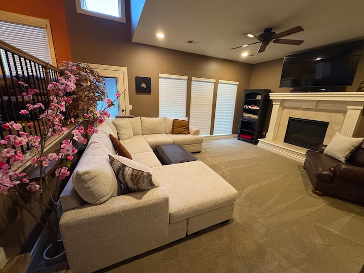 3 Bedroom Home 15 Minutes From World Cup/arrowhead - Belton, MO