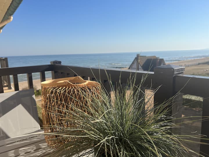 Sur La Plage -Beachside Retreat - Franceville-Plage