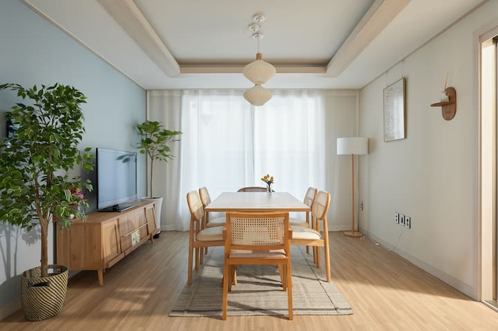 Cherry Blossom House - Seoul